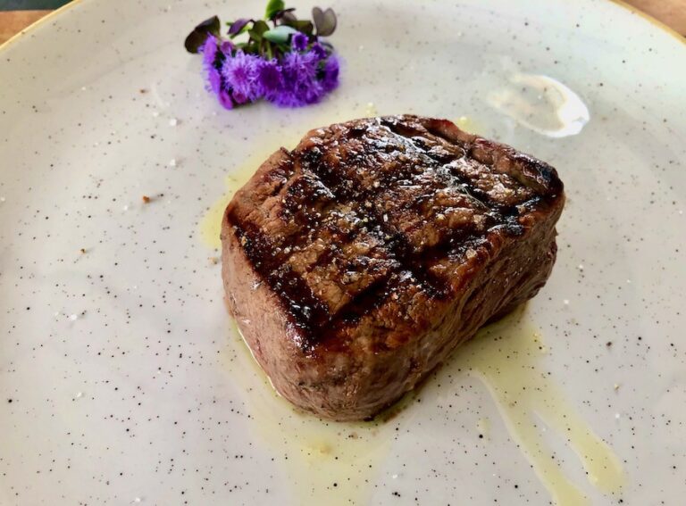 BIRAMO NAJBOLJI BIFTEK U ZAGREBU El Torov biftek ekspertno je pečen ...