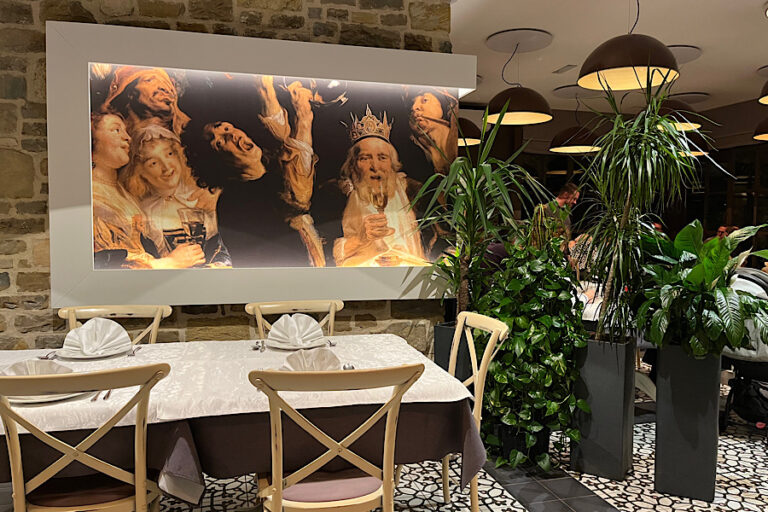 Stari podrum. jedna od najpopularnijih konoba u Istri, koristi previše ...