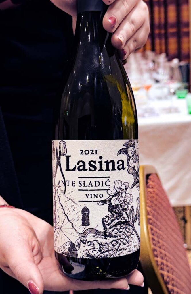 Ante Sladić iz Plastova u Esplanadi je predstavio nekoliko izvrsnih debita, maraština, lasina i ...