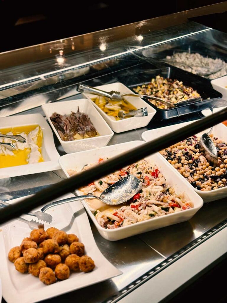 Usprkos uhićenju suvlasnice. Mala riba u Matuljima danas je bila puna